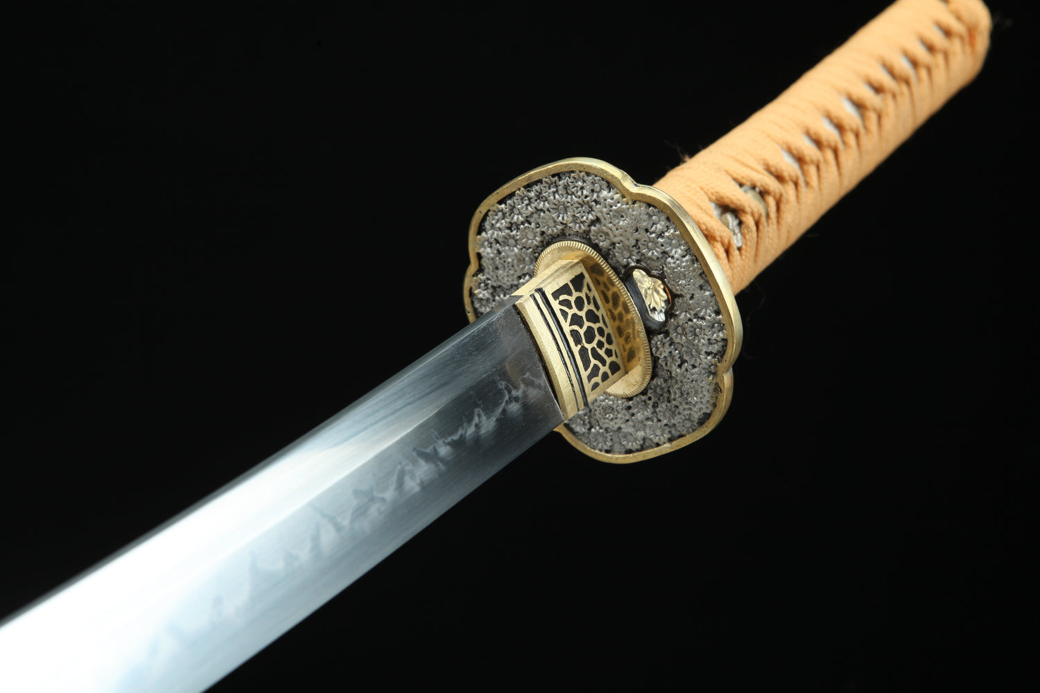 Molten Cicada Katana: The Summer-Song Steel of the Samurai – Loong Blade